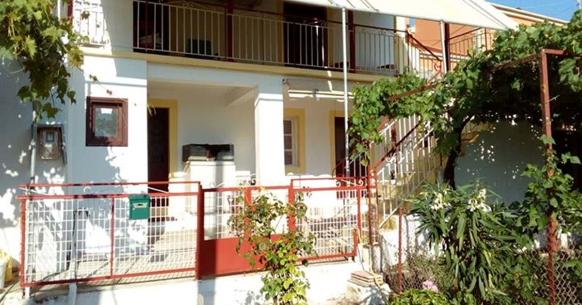 RED GATE HOUSE, Strinilas